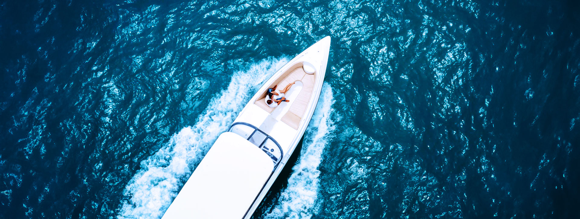 Vedette bimoteur Ruby Grace